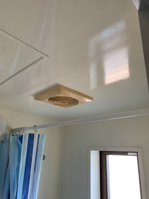 R3.2月 川崎市多摩区 浴室換気扇交換工事【東芝製 DVF-T10L】｜施工事例・お客様の声｜住宅設備の施工専門ショップ[TOOL BOX]